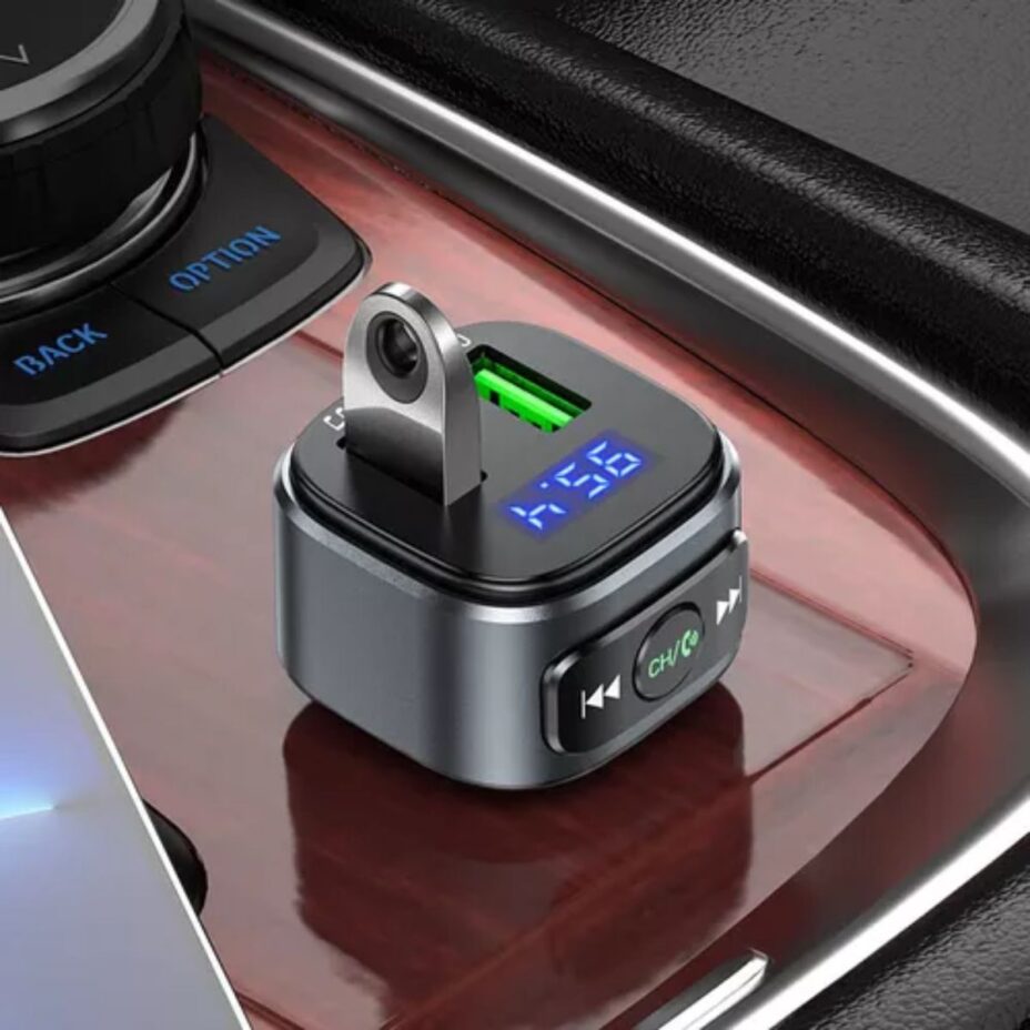 Transmisor Bluetooth 5.0 FM + Cargador Auto QC 3.0 + 2 USB Hoco - Ccstech